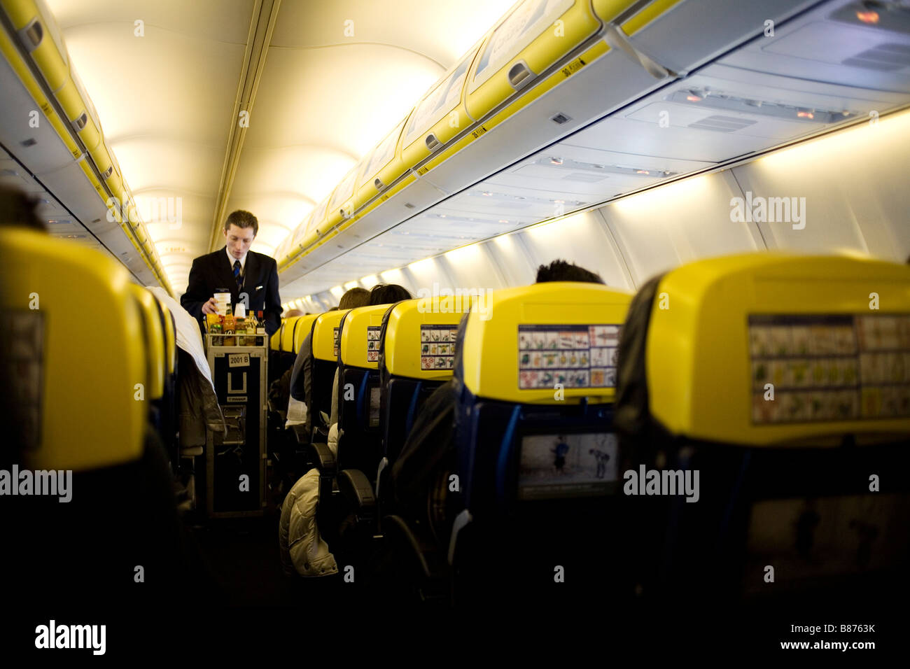 Ryanair Stock Photos & Ryanair Stock Images - Alamy