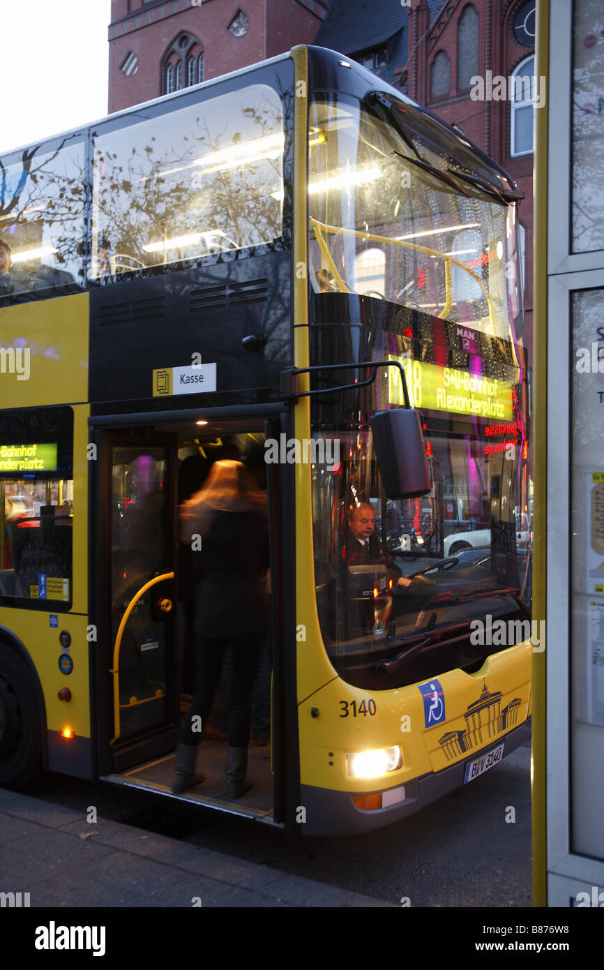 Berlin Night Bus Stop High Resolution Stock Photography and Images - Alamy