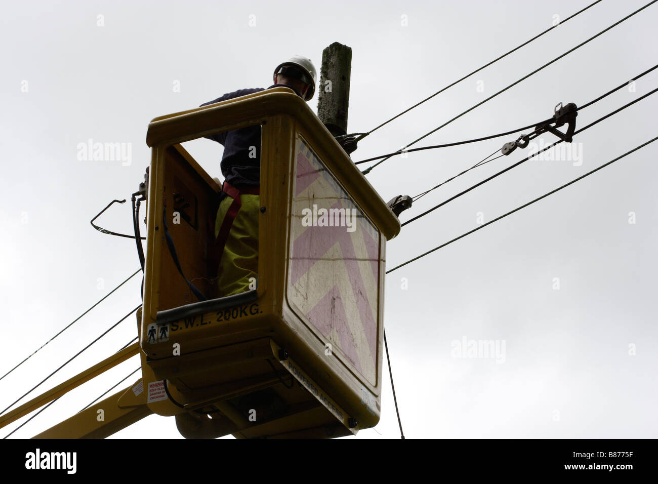 Repair work to domestic electricity grid Stock Photo - Alamy