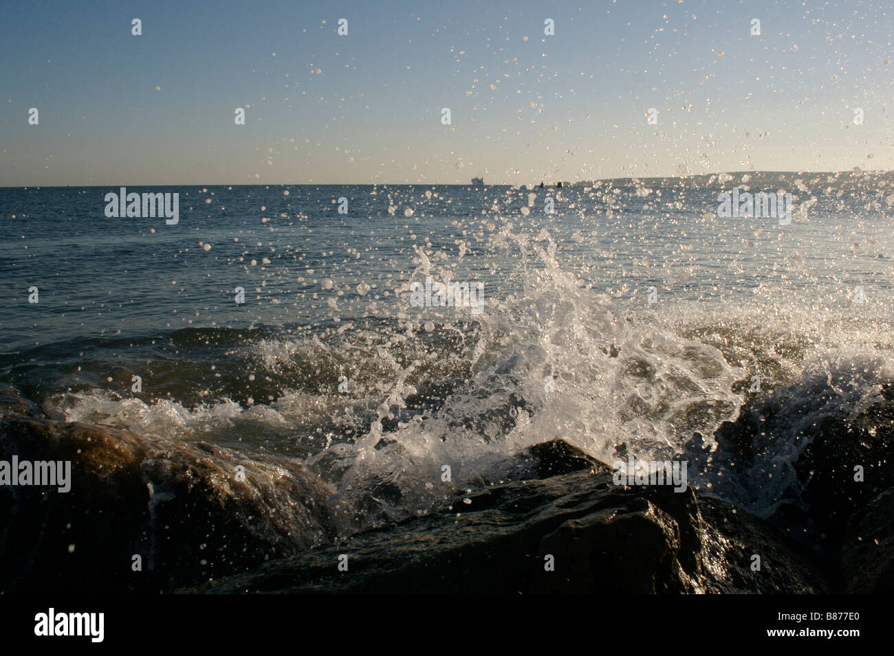 Rocks wet sea hi-res stock photography and images - Alamy
