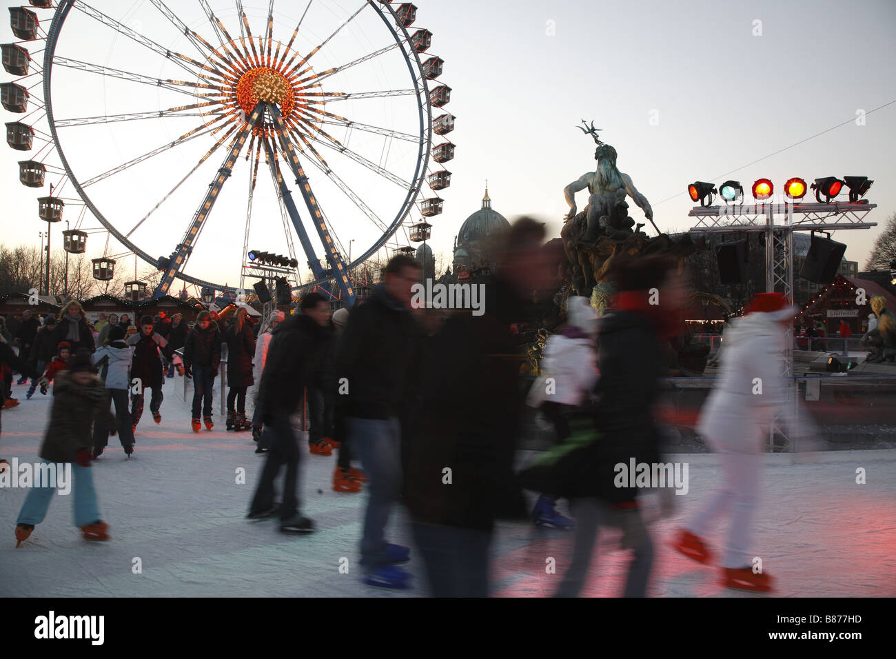 Berlin Rotes Rathaus Red Town Hall Weihnachtsmarkt Christmas Market ...