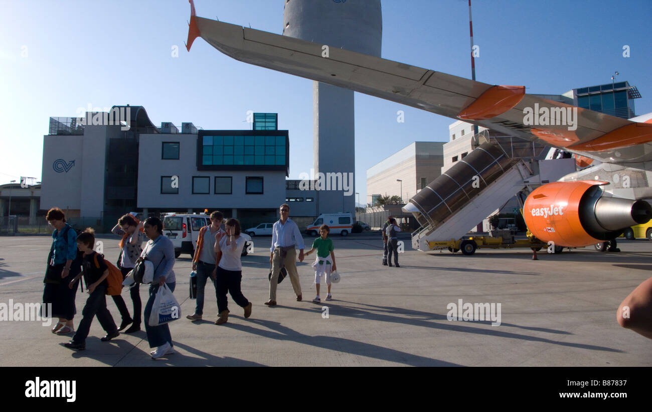 Airside Staff High Resolution Stock Photography and Images - Alamy