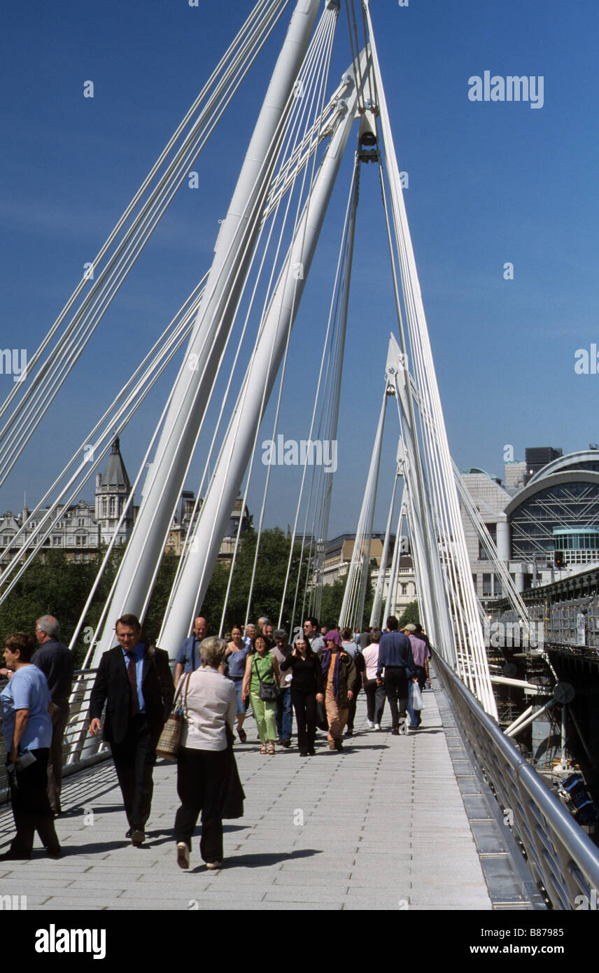 London, Hungerford Bridge, southern Golden Jubilee Bridge, view towards ...