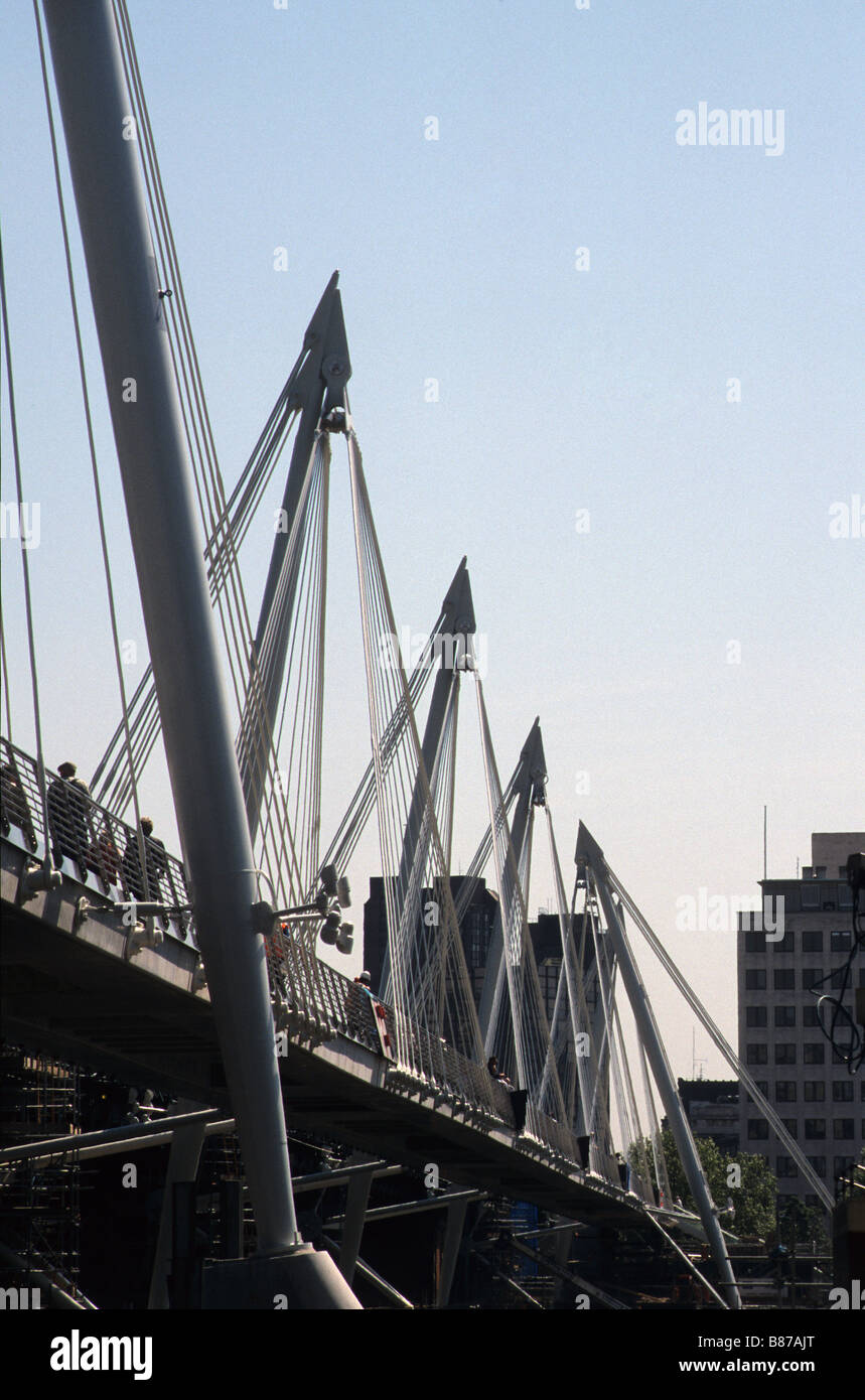 London, Hungerford Bridge, southern Golden Jubilee Bridge, view towards ...