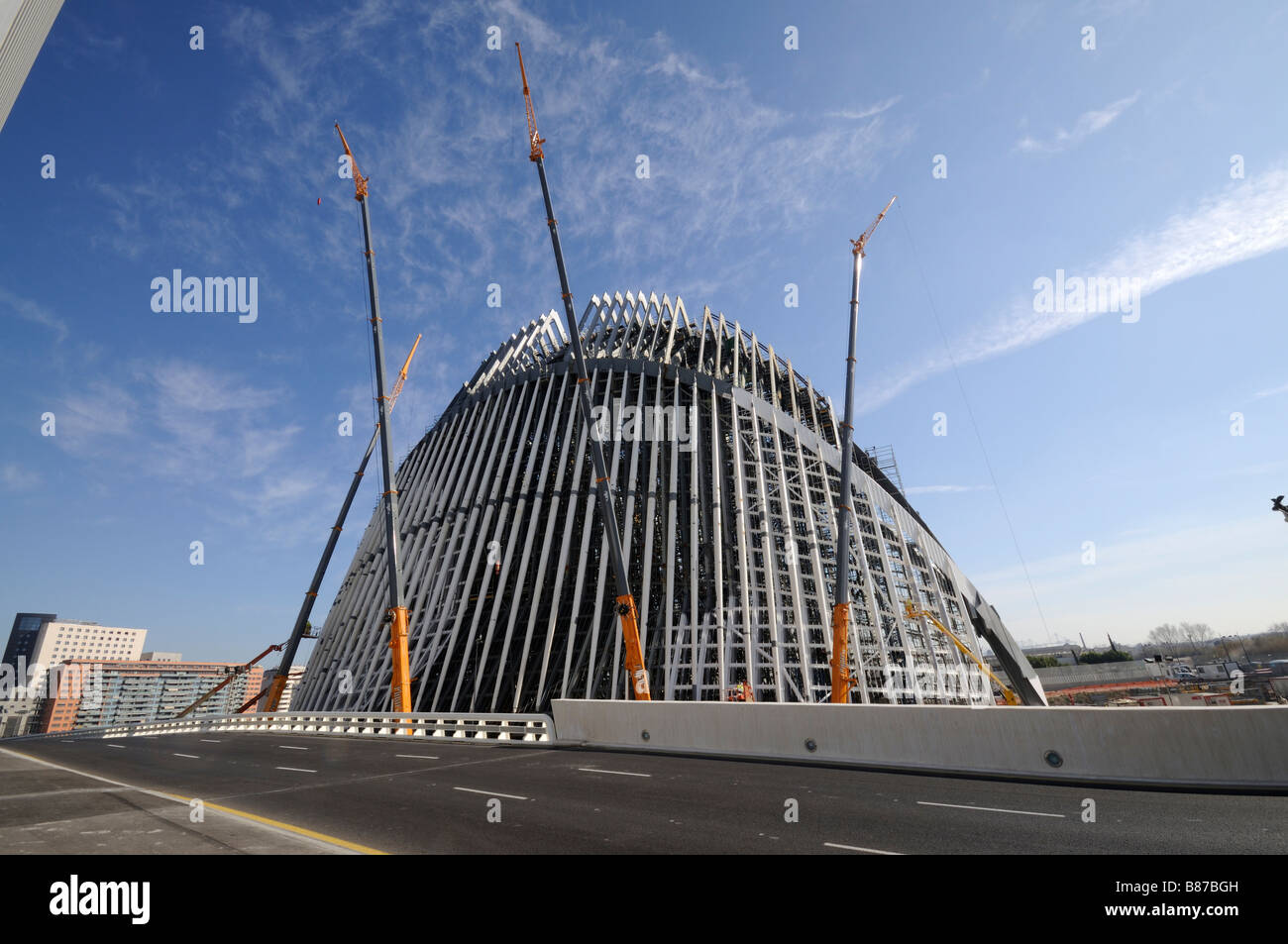 "Agora" building (by Santiago Calatrava), under construction in 2009 ...