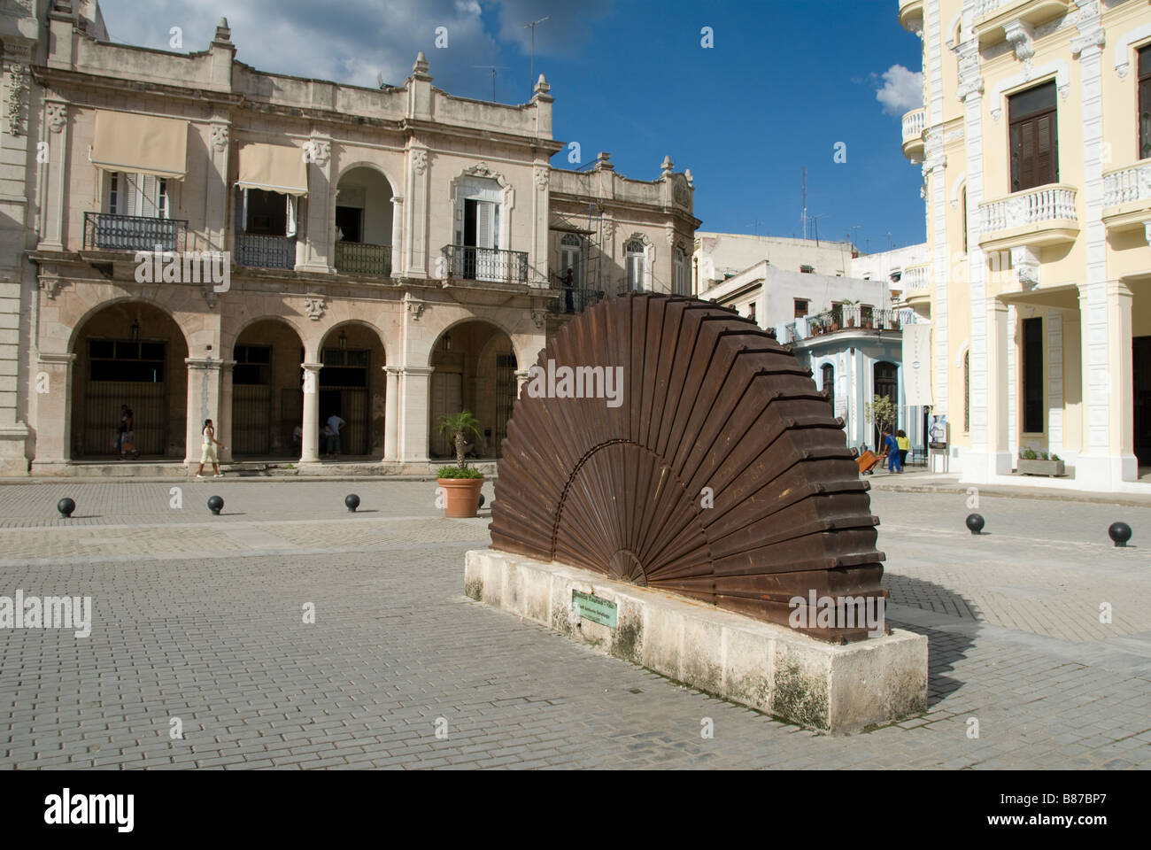 Cuba La Havana Plaza Vieja Stock Photo - Alamy