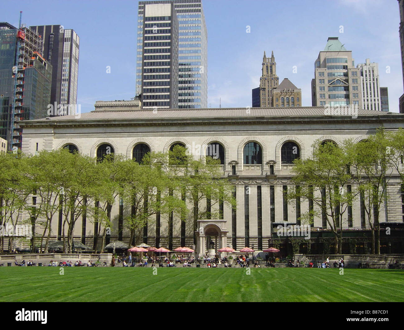 Bryant Park and the New York Public Library Stock Photo - Alamy
