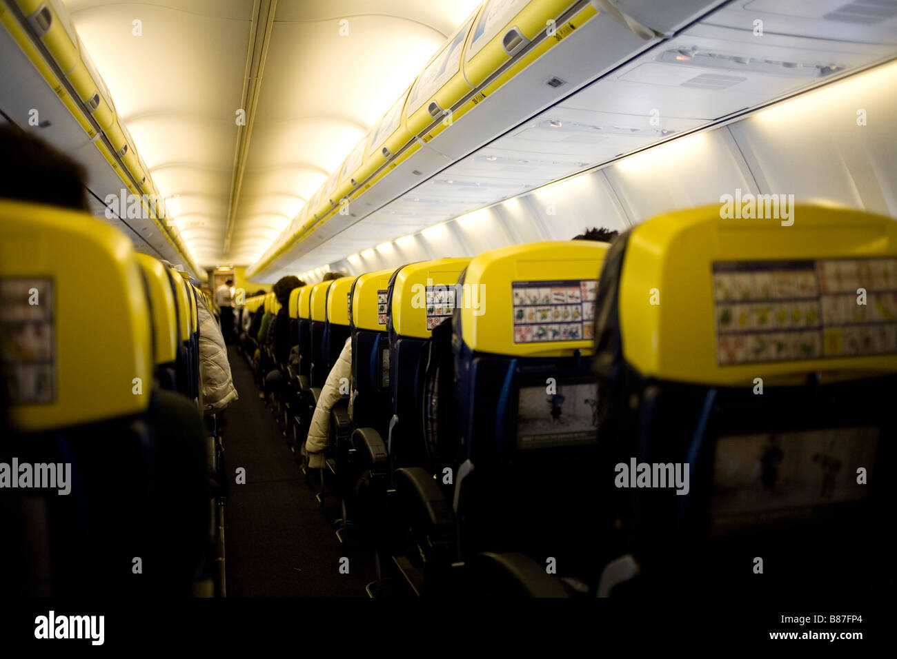 Ryanair hi-res stock photography and images - Alamy