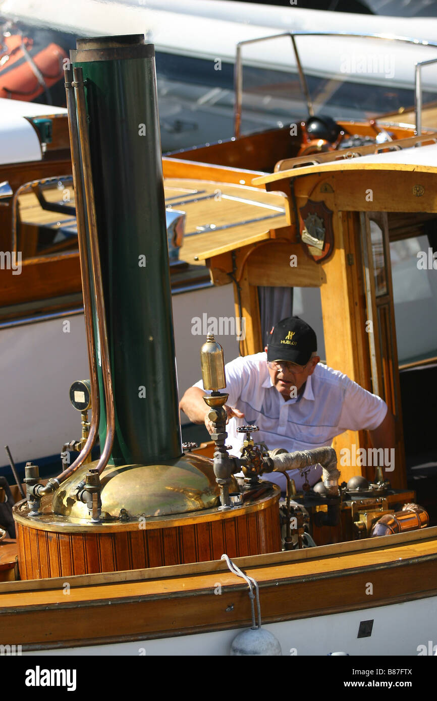 Steamer yacht hi-res stock photography and images - Alamy