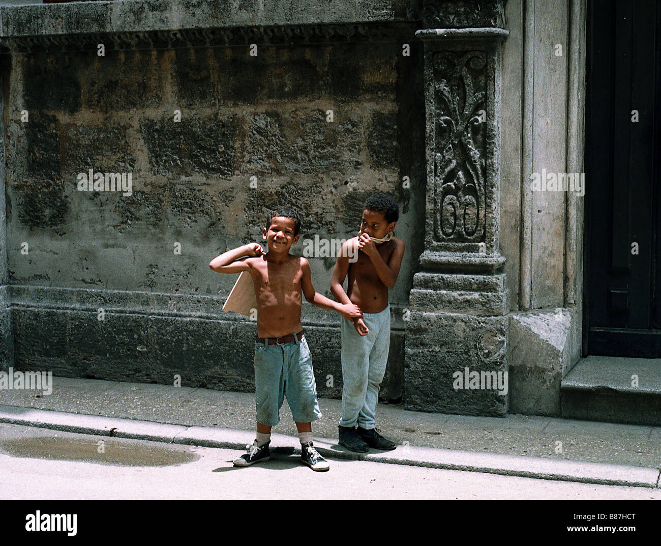 Cuba boys on street of old city hi-res stock photography and images - Alamy