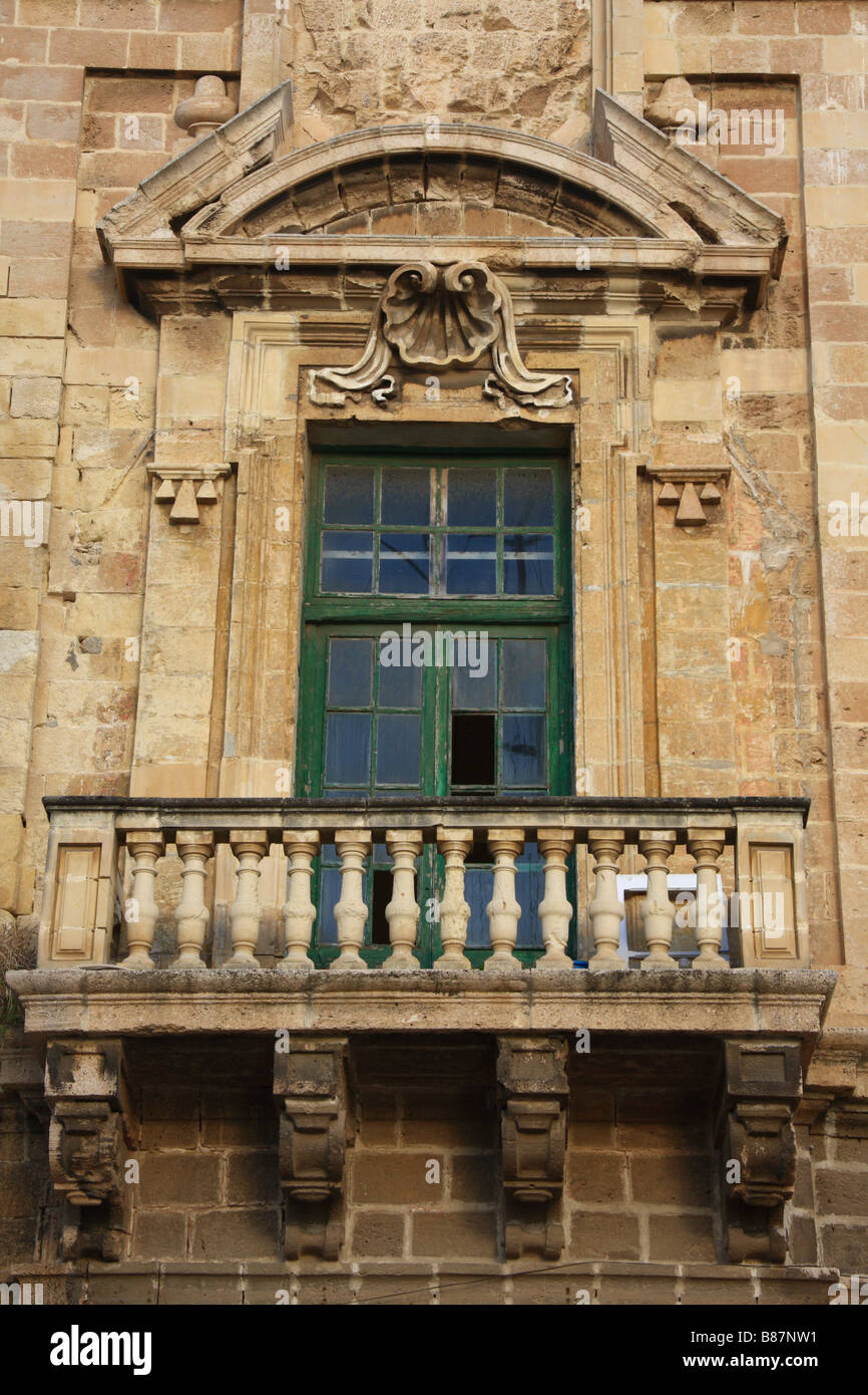 Bay window balcony hi-res stock photography and images - Alamy