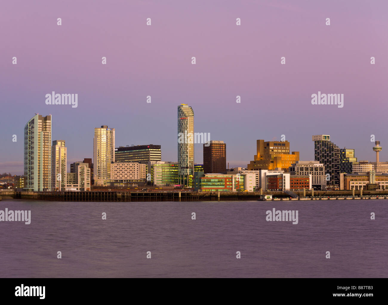 Liverpool riverside apartments hi-res stock photography and images - Alamy