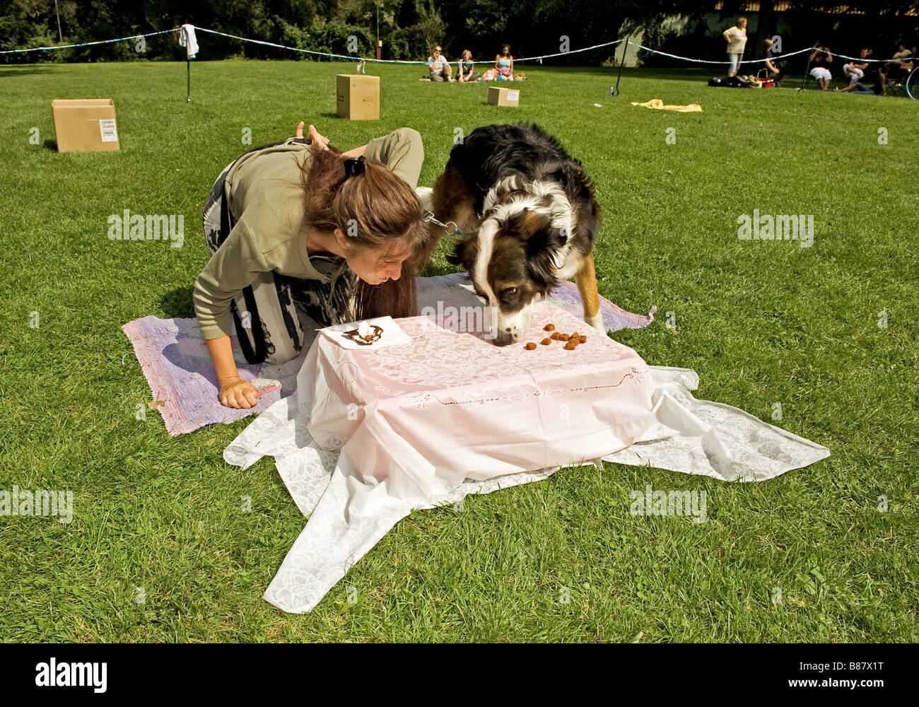 Food eating competition hi-res stock photography and images - Alamy