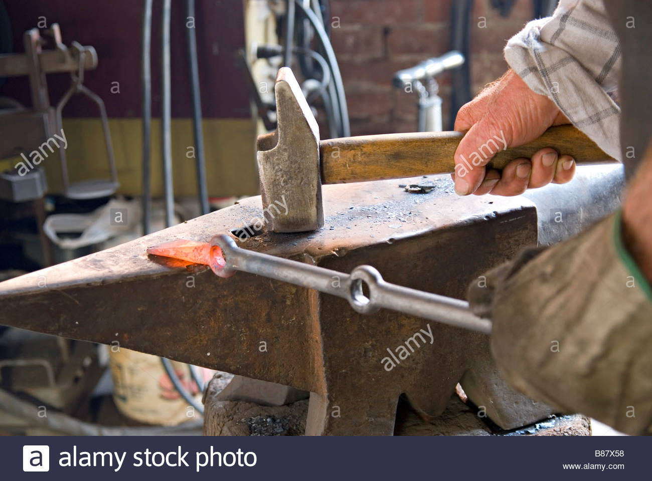 Blacksmith Shops Stock Photos & Blacksmith Shops Stock Images - Alamy