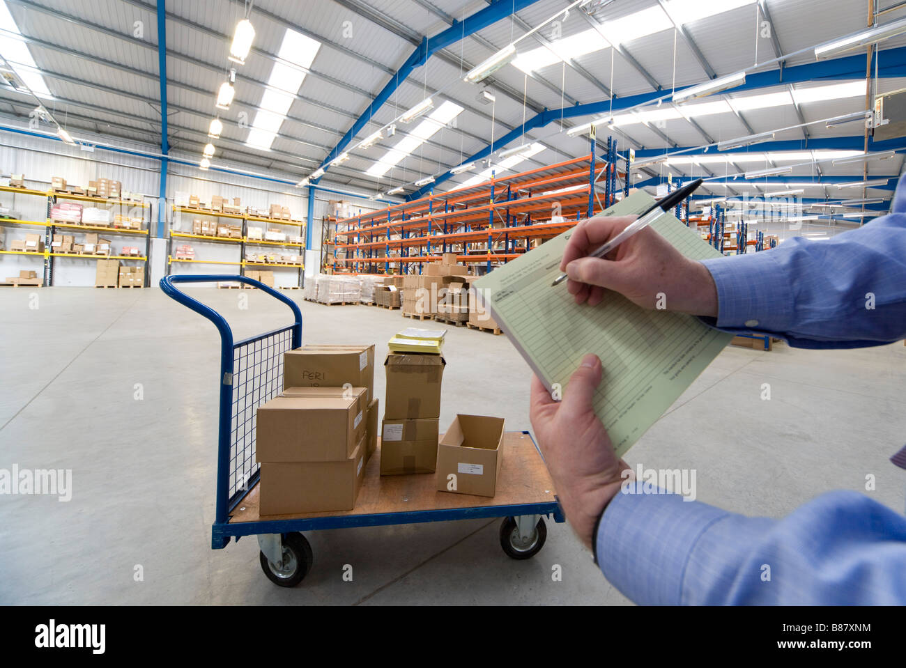 Inventory list hi-res stock photography and images - Alamy