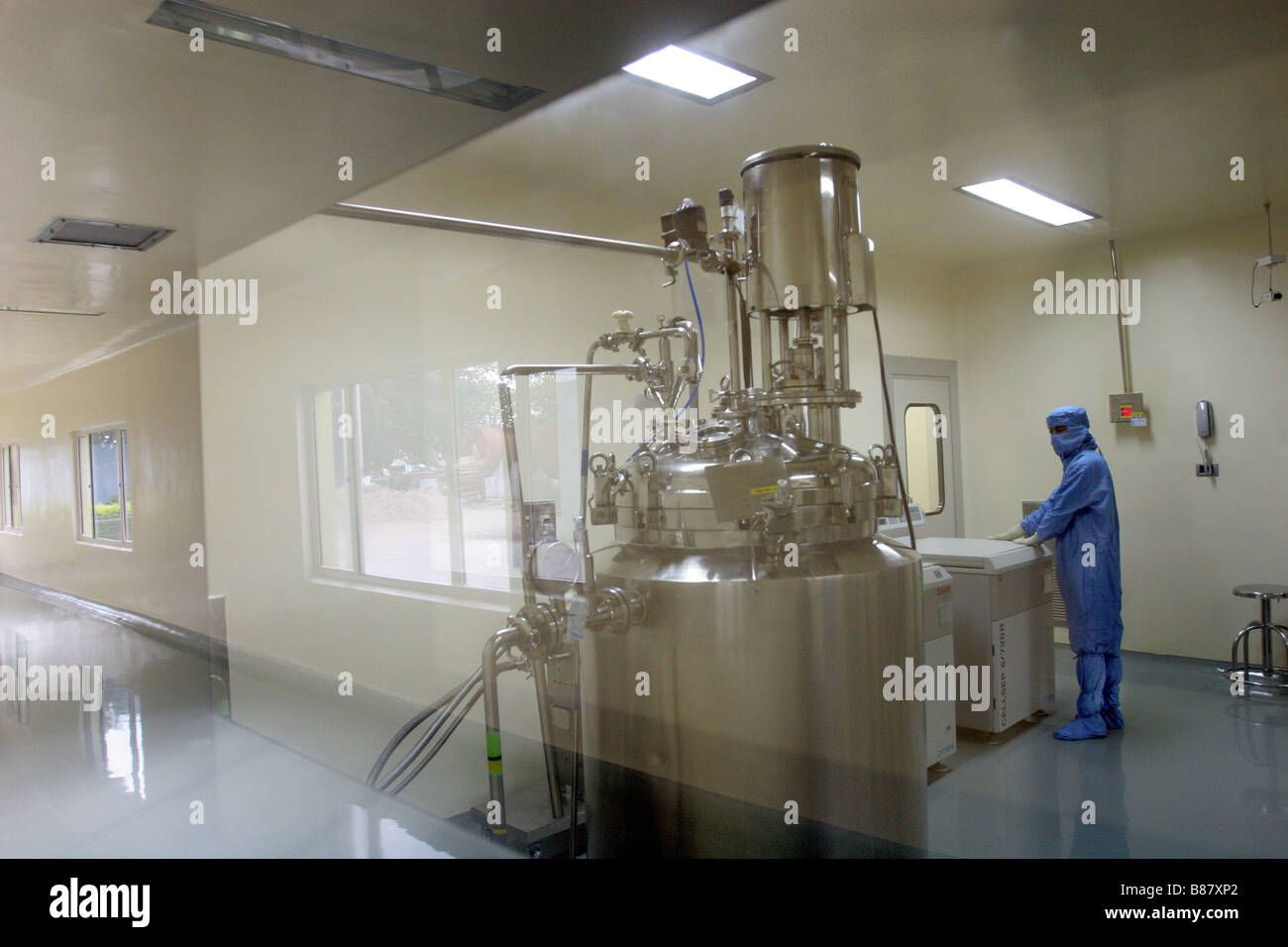 Lab technician india hi-res stock photography and images - Alamy