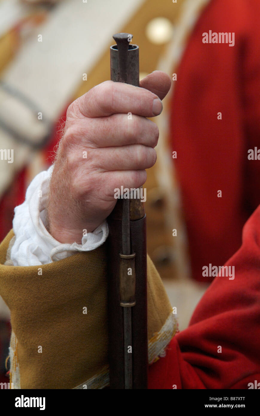 Muzzle loading flintlock hi-res stock photography and images - Alamy