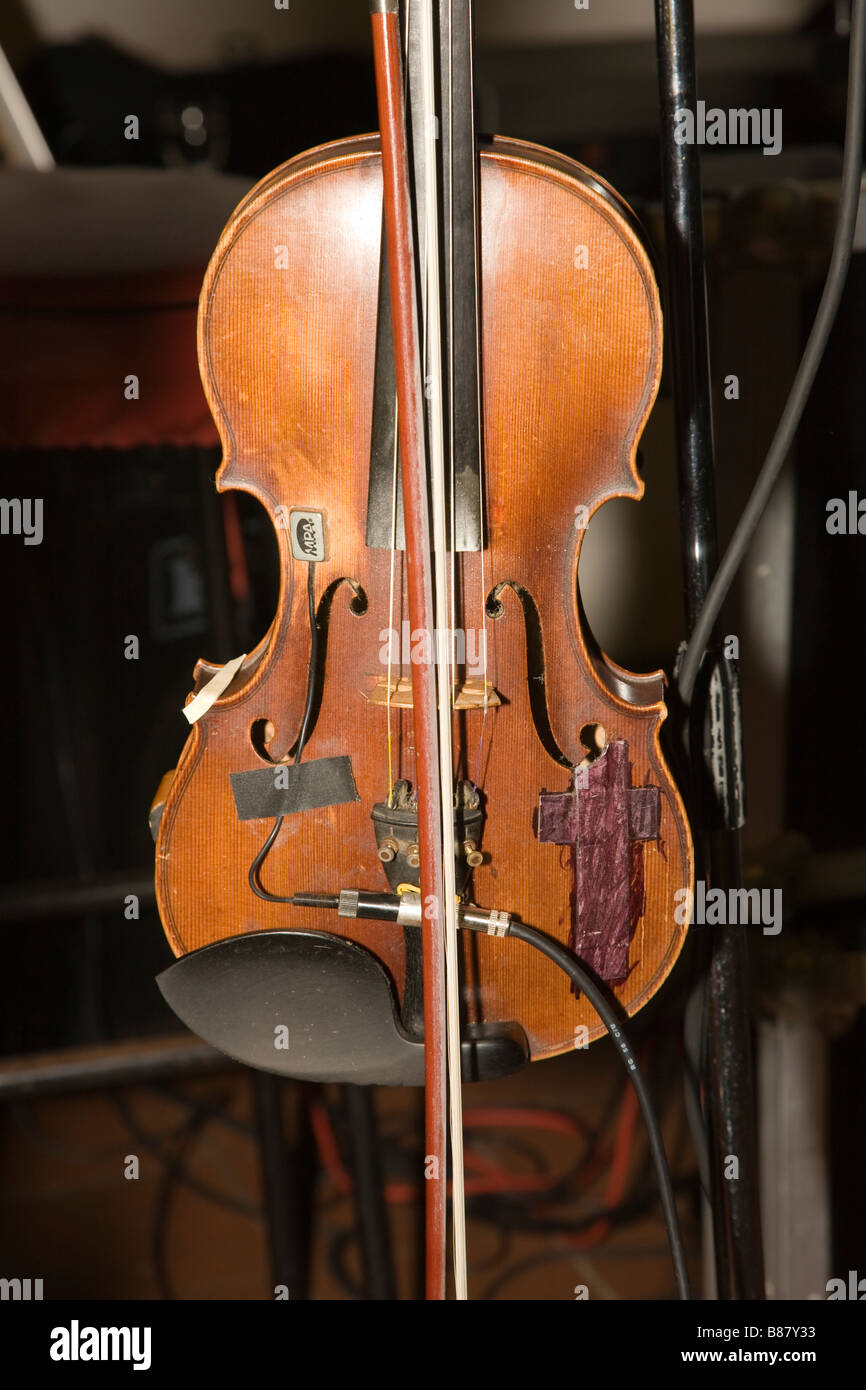 Viola violin hi-res stock photography and images - Alamy