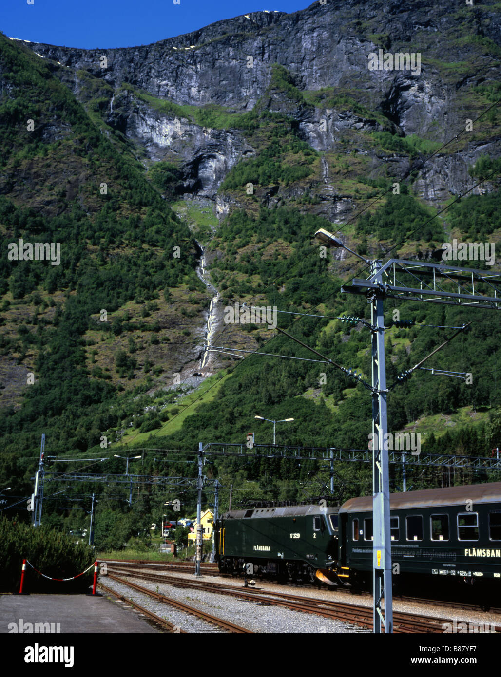 Flamasbana Train, Flam Railway departing Flam on ascent to Myrdal Stock ...