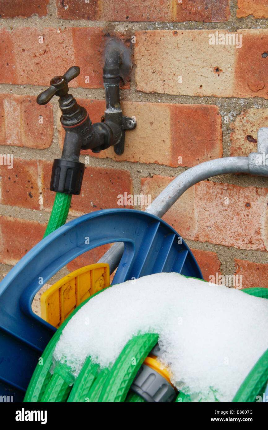 Hosepipe freezing snow hi-res stock photography and images - Alamy