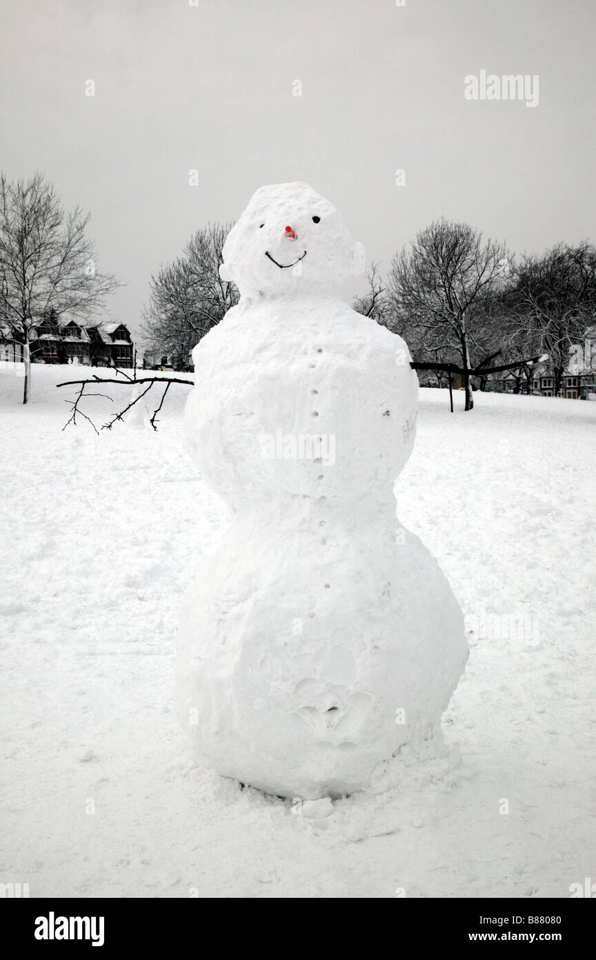 Friendly Snowman in Hilly Fields Park, Lewisham Stock Photo - Alamy