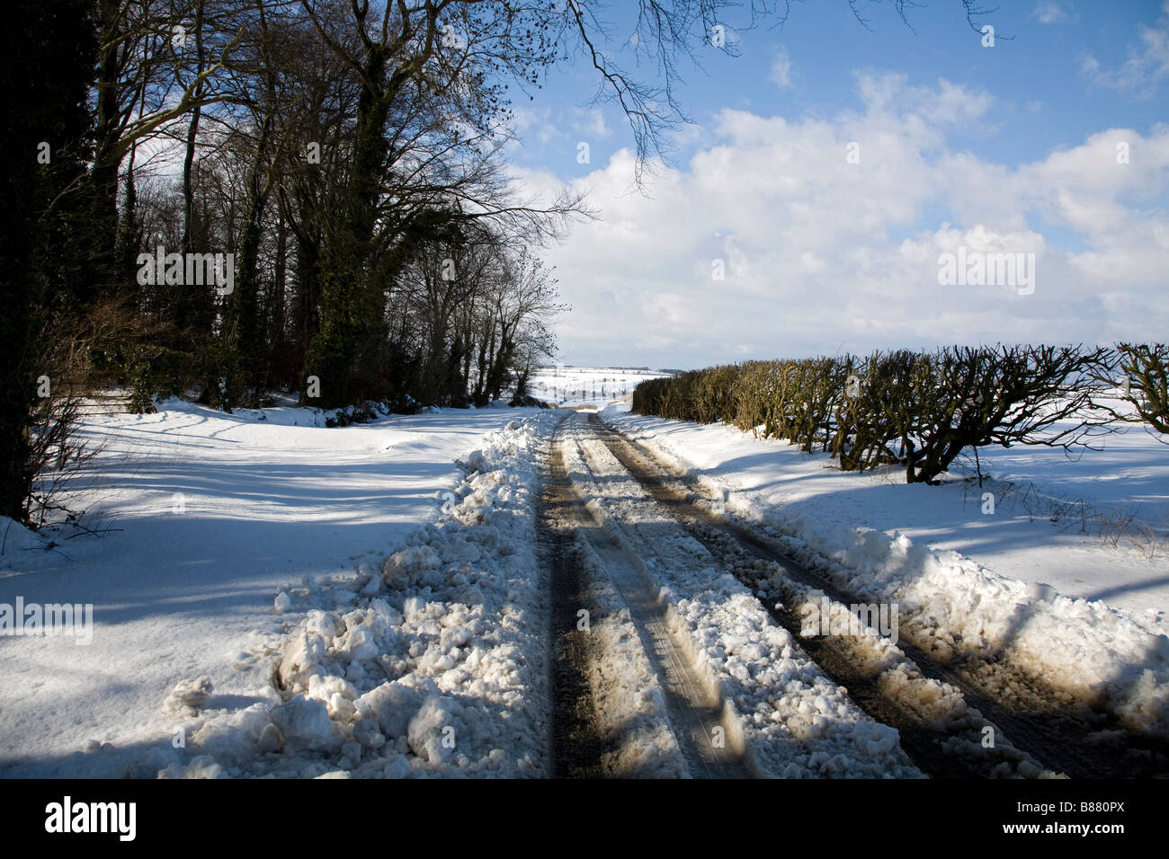 a road through the snow in Oxfordshire Stock Photo - Alamy
