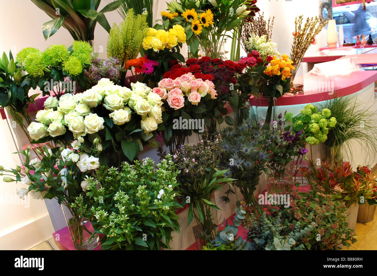 Bouquets of flowers in different colors hi-res stock photography and ...