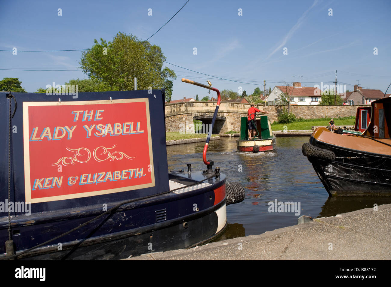 Narrow boat in the Trevor basin by the Pontcysyllte viaduct on the ...