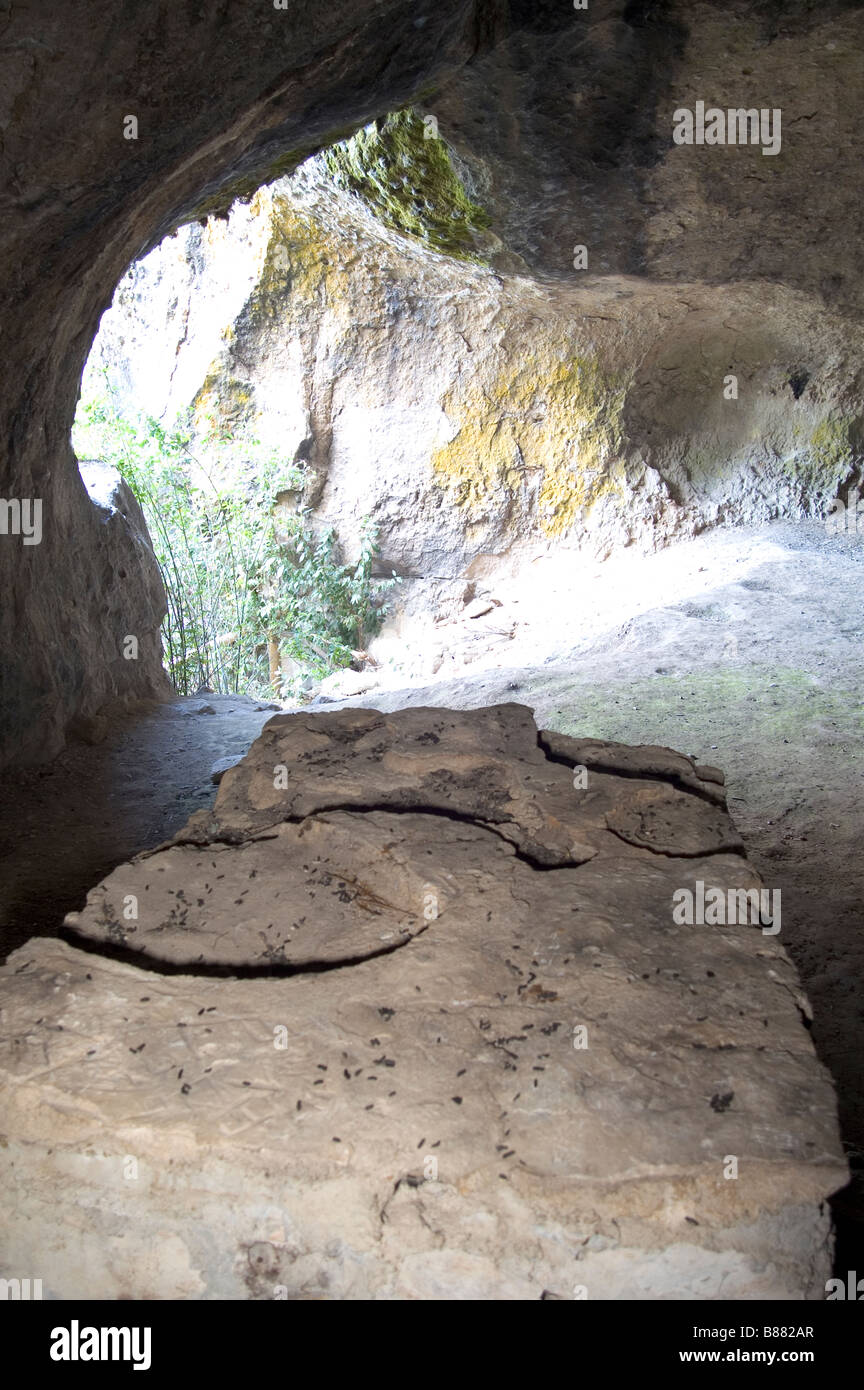 Religious grotto hi-res stock photography and images - Alamy