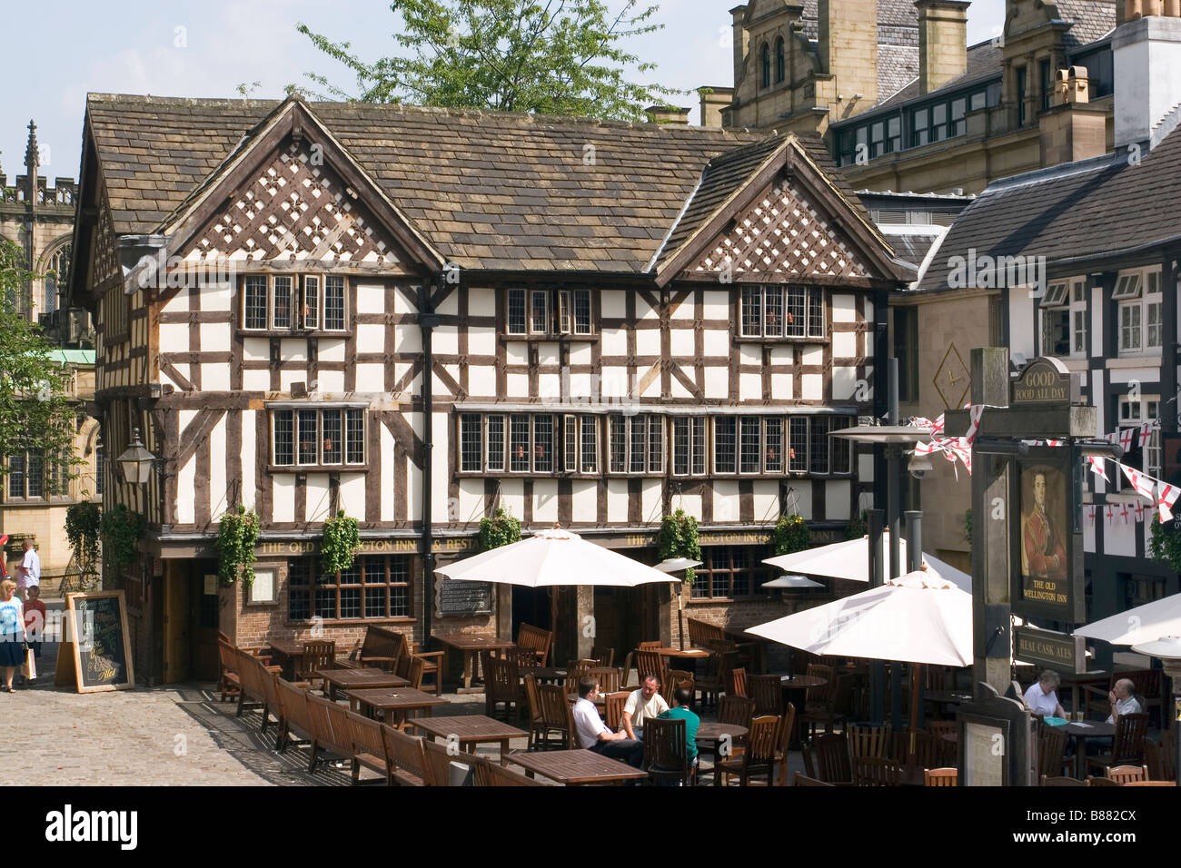 The Old Wellington Inn, Manchester Stock Photo - Alamy
