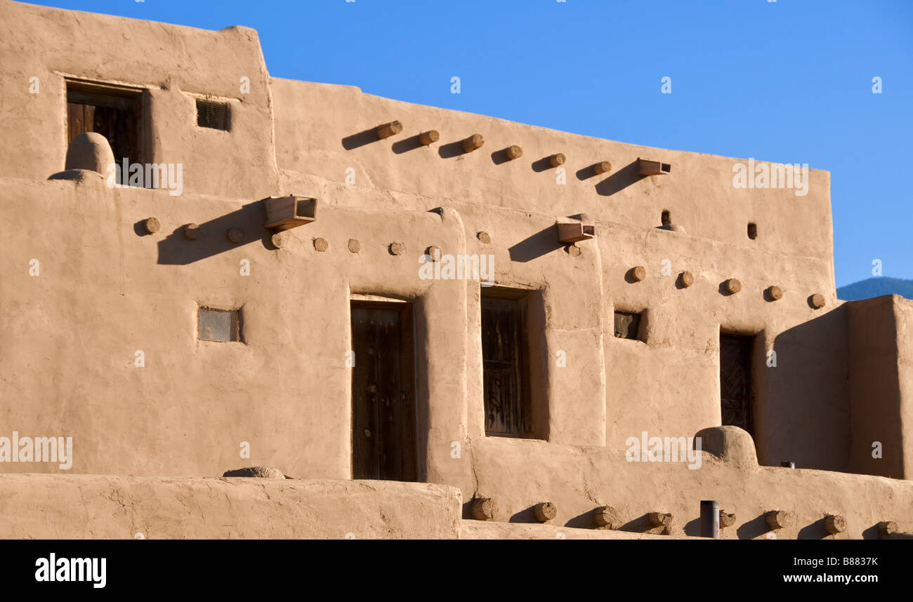 Pueblo adobe building hi-res stock photography and images - Alamy
