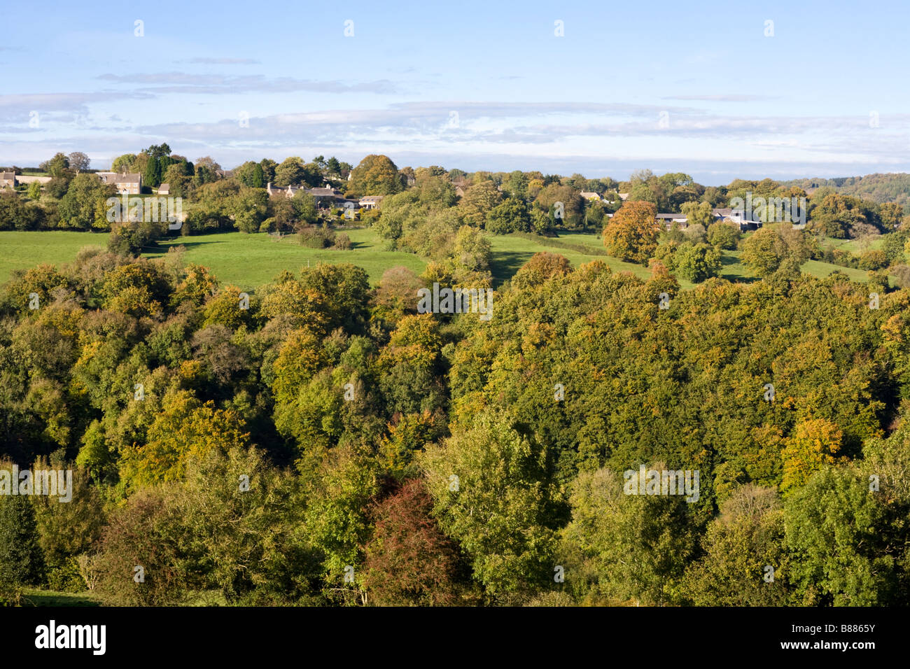 The Cotswold village of Far Oakridge, Gloucestershire in the upper ...