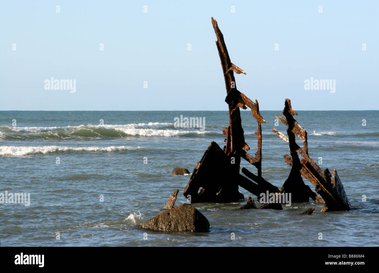 Ship Wreck Taranaki Coast New Zealand Stock Photo - Alamy