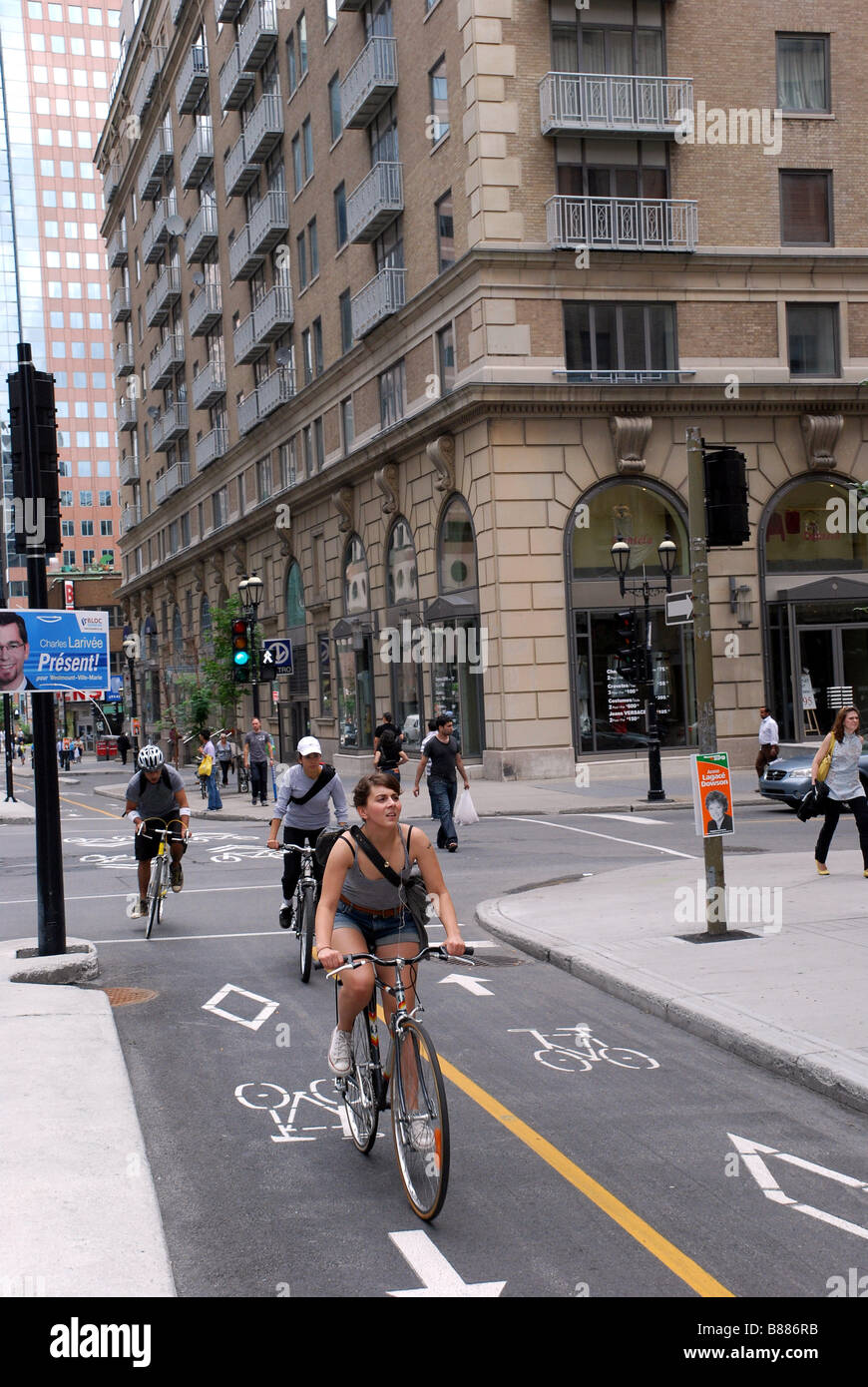 Montreal street sign hi-res stock photography and images - Alamy
