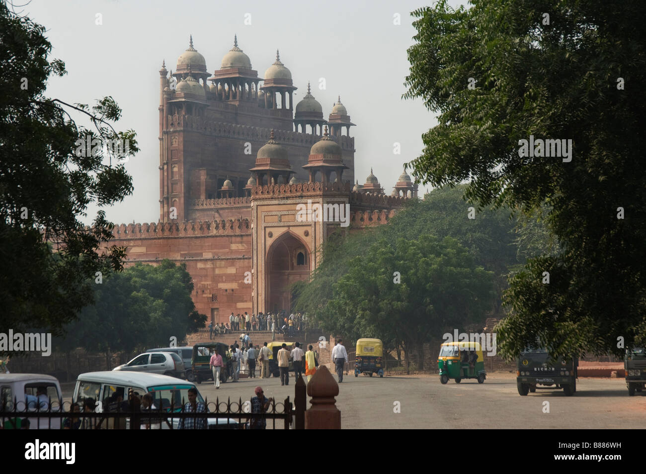 Entrance red mosque jami hi-res stock photography and images - Alamy