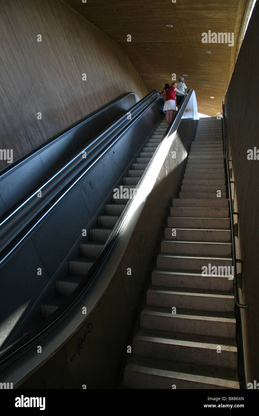 The escalator (escaleras mecánicas) built into the hill in Toledo ...