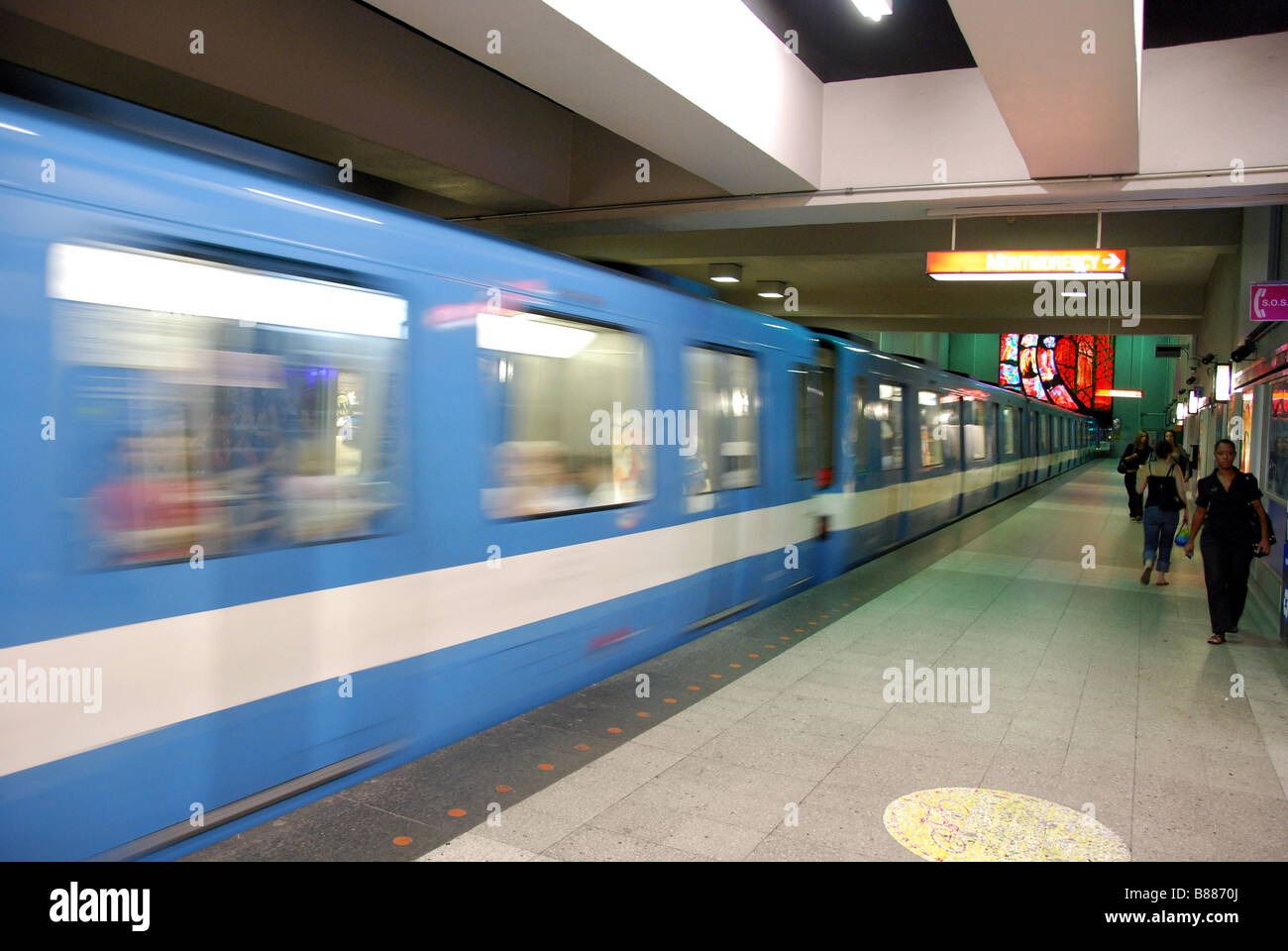 Montreal metro hi-res stock photography and images - Alamy