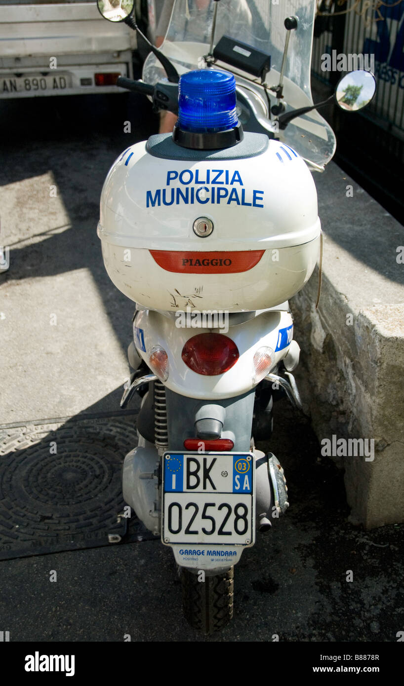 Italian Police Scooter Stock Photo - Alamy Italian Police Scooter Stock Photo - Alamy