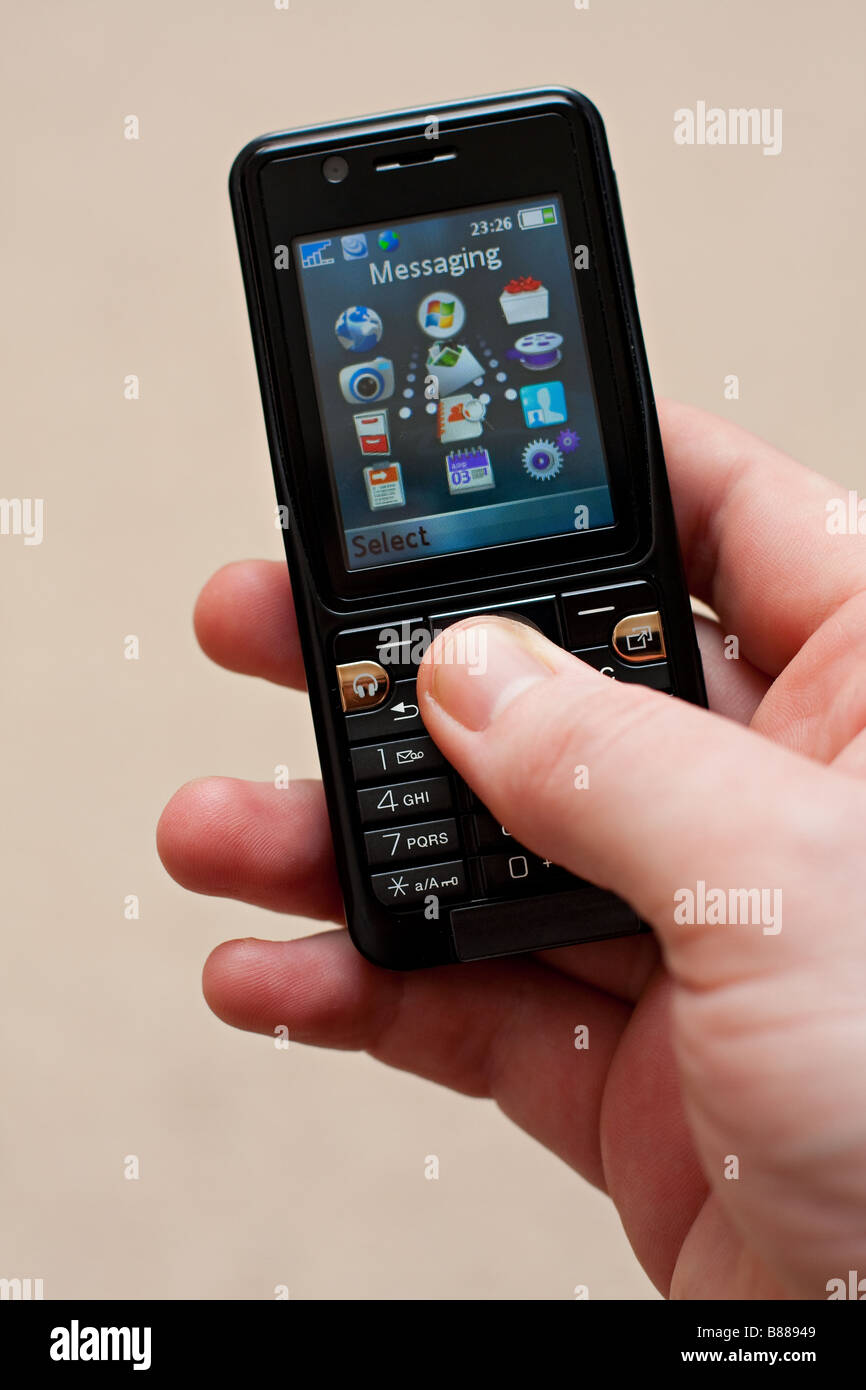 Mobile operation hi-res stock photography and images - Alamy