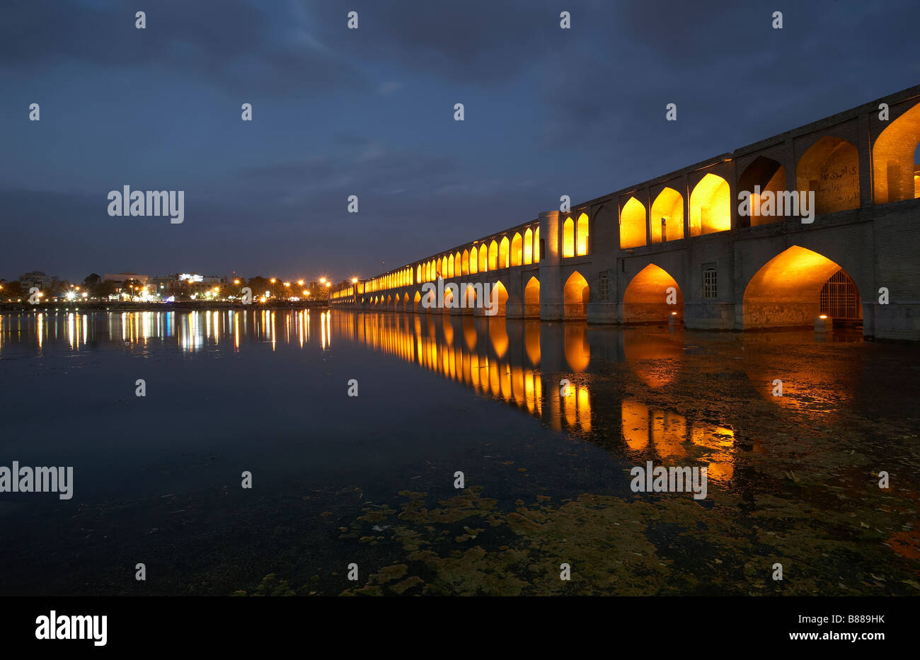 Zayandeh river bridge at night in Esfahan Stock Photo - Alamy