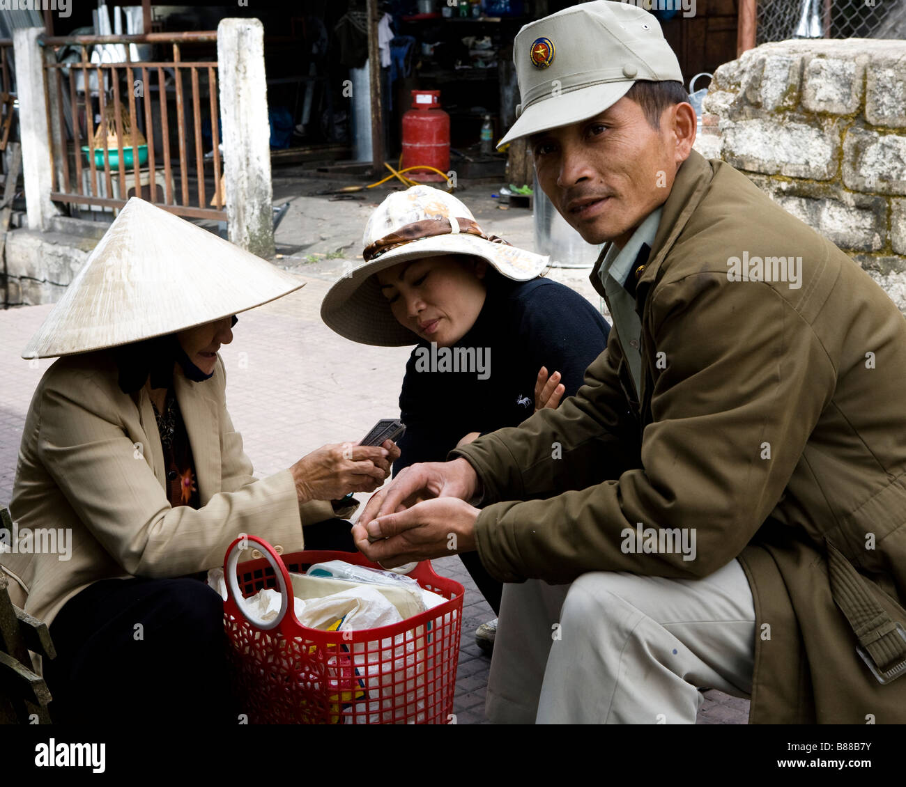 Vietnamese cards vietnam playing cards hi-res stock photography and ...