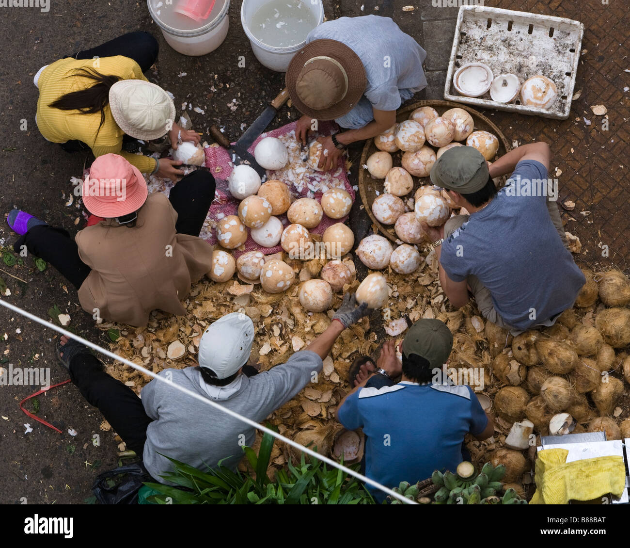 Market workers hi-res stock photography and images - Alamy