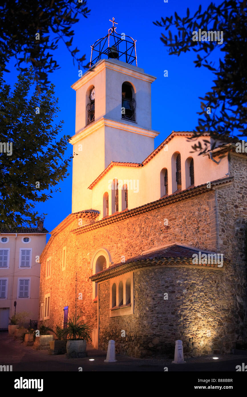 VILLAGE OF SAINTE MAXIME AT NIGHT Stock Photo - Alamy