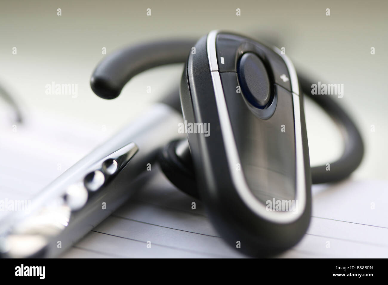 Mobile telephone bluetooth hi-res stock photography and images - Alamy