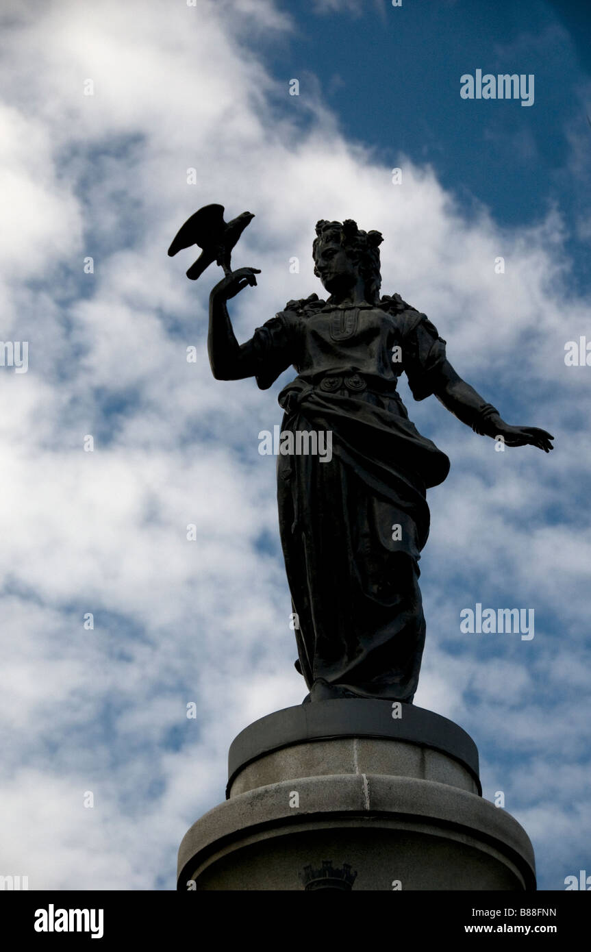 Old bird art hi-res stock photography and images - Alamy