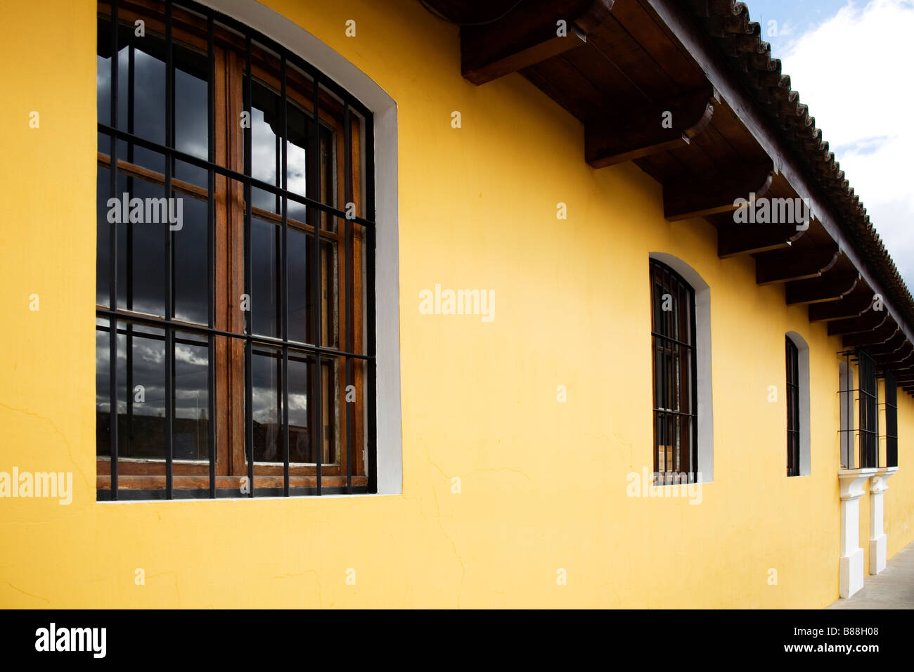 SECURITY SHELTER shield SHIELDING SHUT SOUTH-AMERICA SPANISH STREET ...