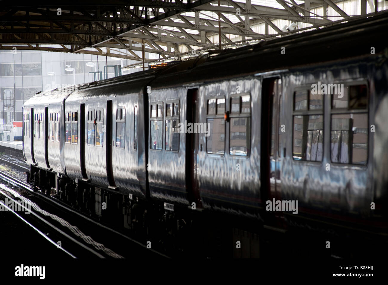 First Capital Connect class 319 train sitting in Blackfriars railway ...