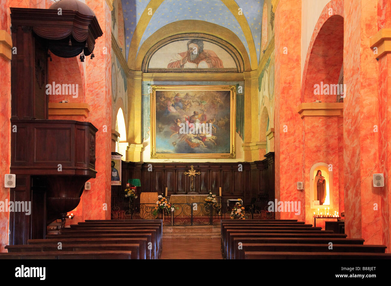 French church interior hi-res stock photography and images - Alamy