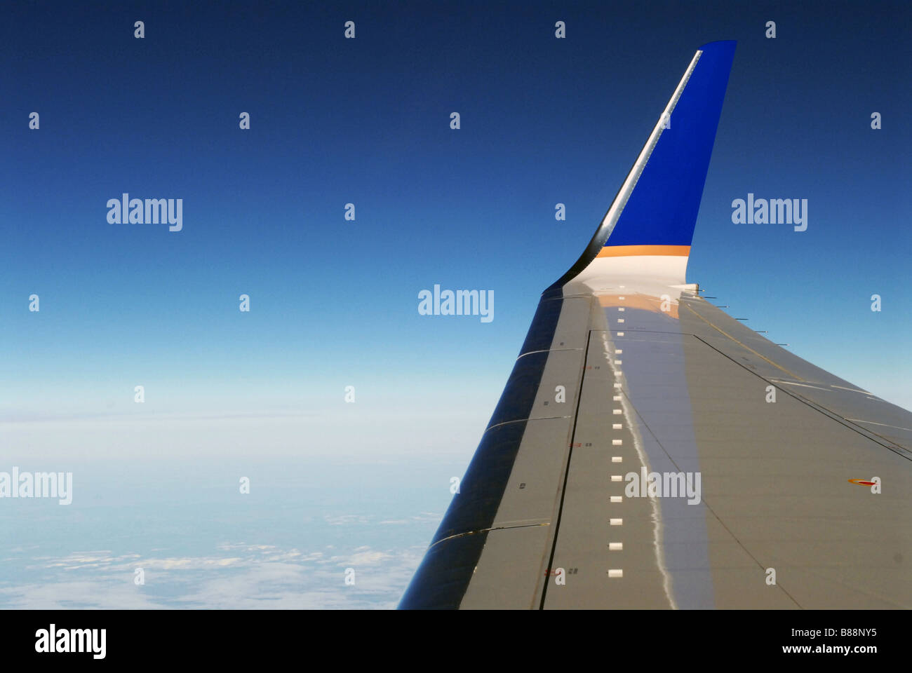Wing of an aircraft hi-res stock photography and images - Alamy