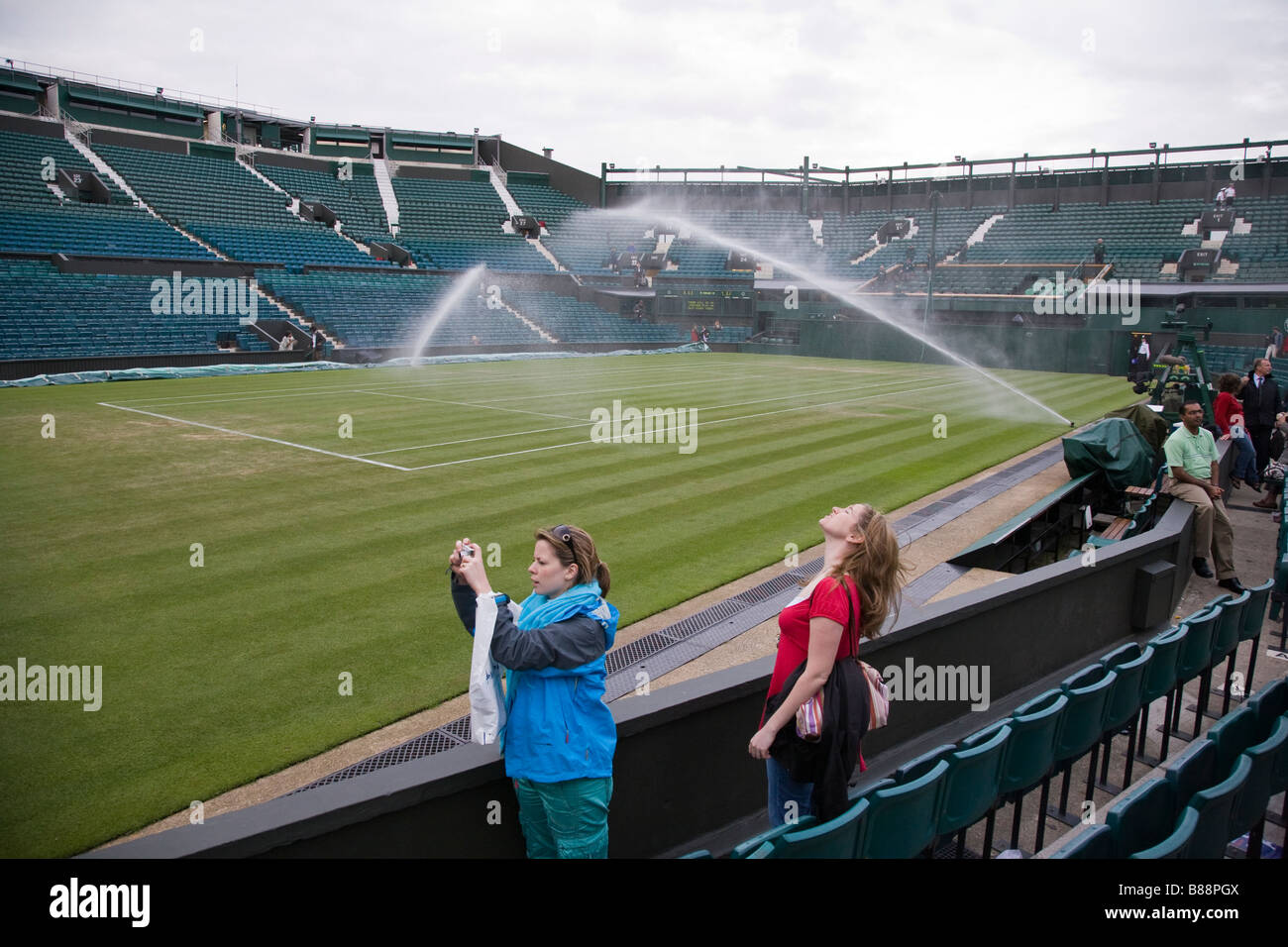 Wimbledon centre court empty hi-res stock photography and images - Alamy